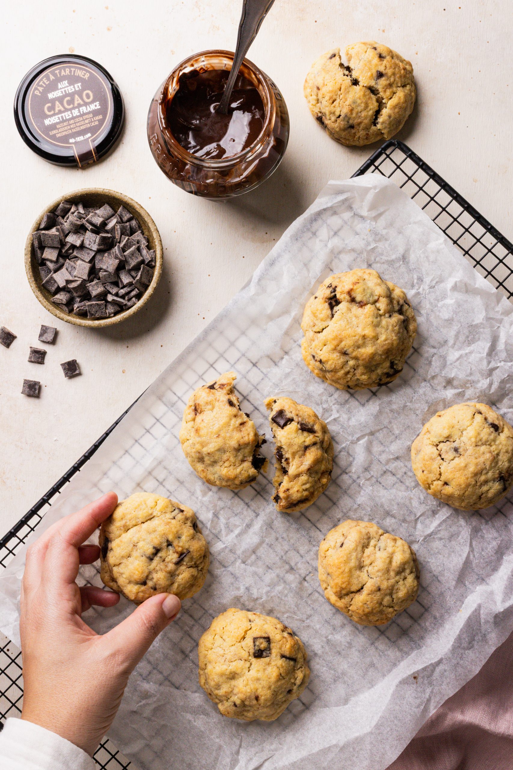 Cookies with a melt-in-the-mouth cocoa-hazelnut filling | Recipe ...
